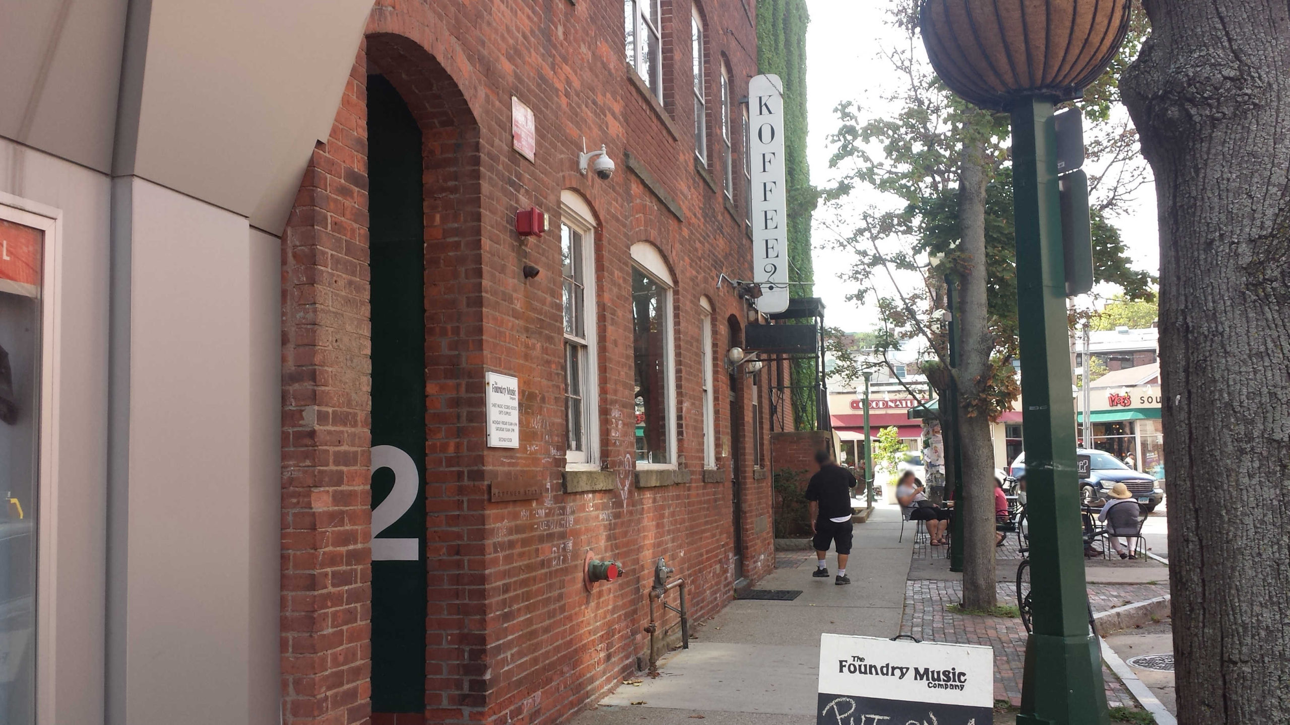 koffee – Between Two Rocks